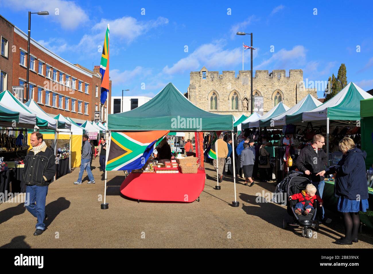 Southampton high street shopping hi-res stock photography and images ...