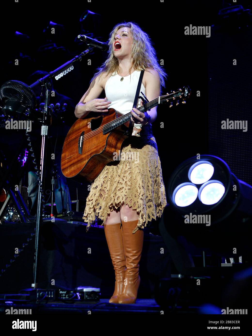 Kimberly perry hi-res stock photography and images - Alamy