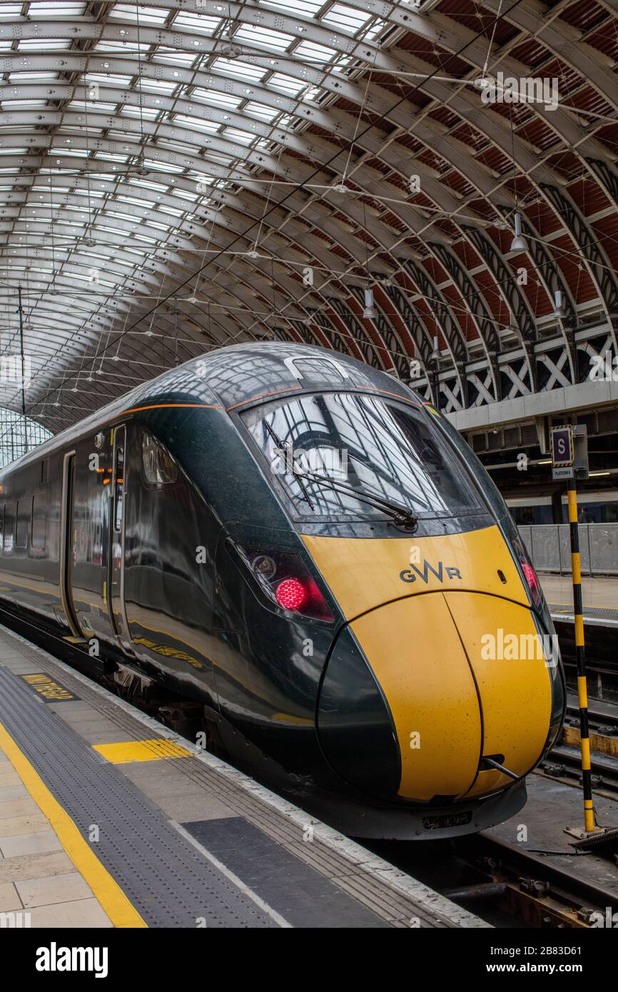 GWR (Great Western Railway) train in Paddington Station, a railway ...