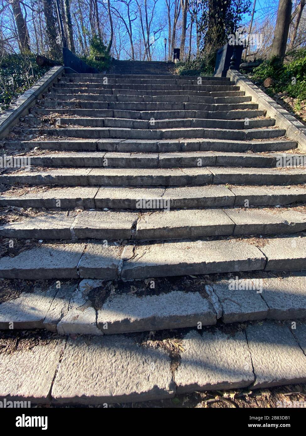 Outside stairs new york hi-res stock photography and images - Alamy