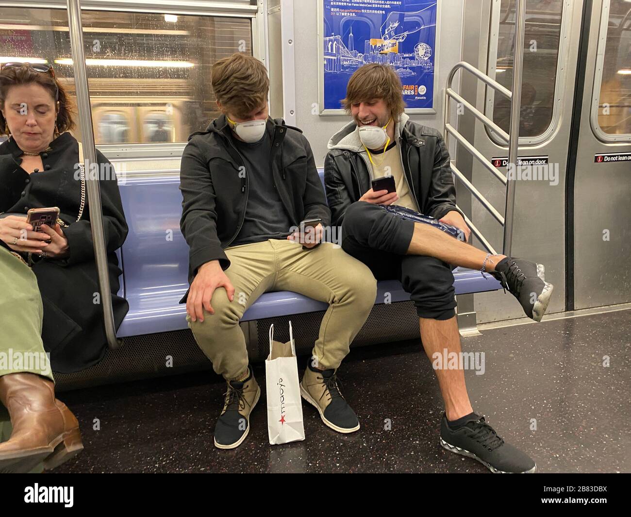 Medical masks subway hi-res stock photography and images - Alamy