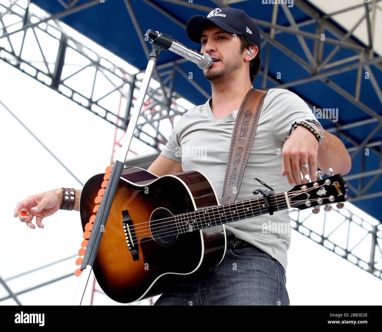 Country artist Luke Bryan performs at the KISS Country 2012 Chili Cook ...