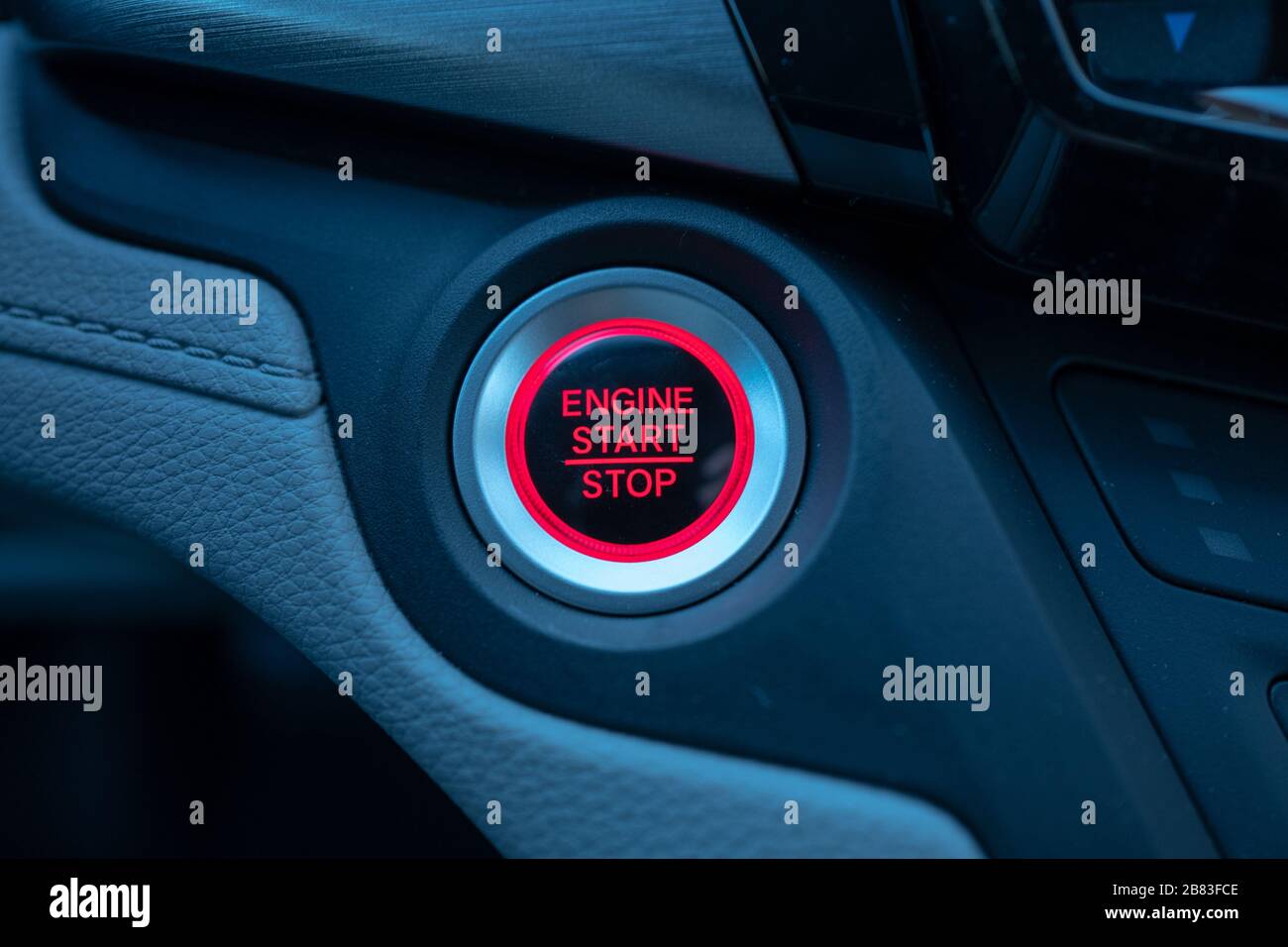 Red start key image hi-res stock photography and images - Alamy