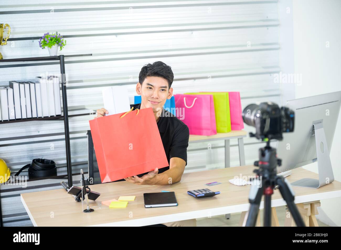 vlogger working for online marketing Stock Photo - Alamy