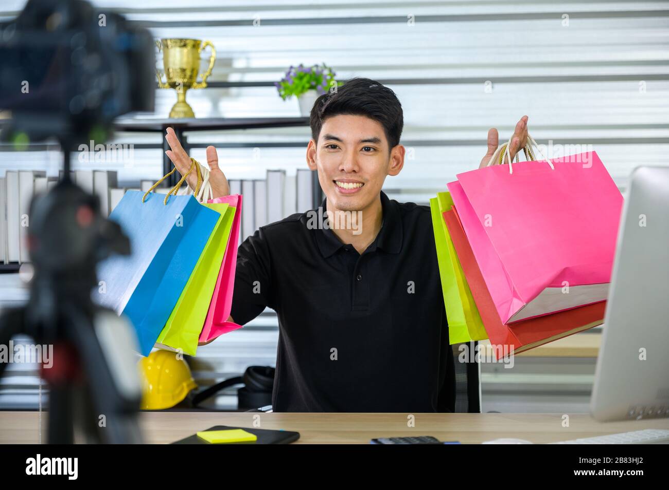 vlogger working for online marketing Stock Photo - Alamy