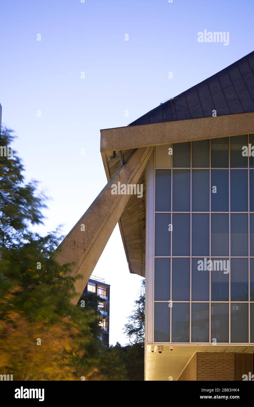 Architect robert matthew hi-res stock photography and images - Alamy