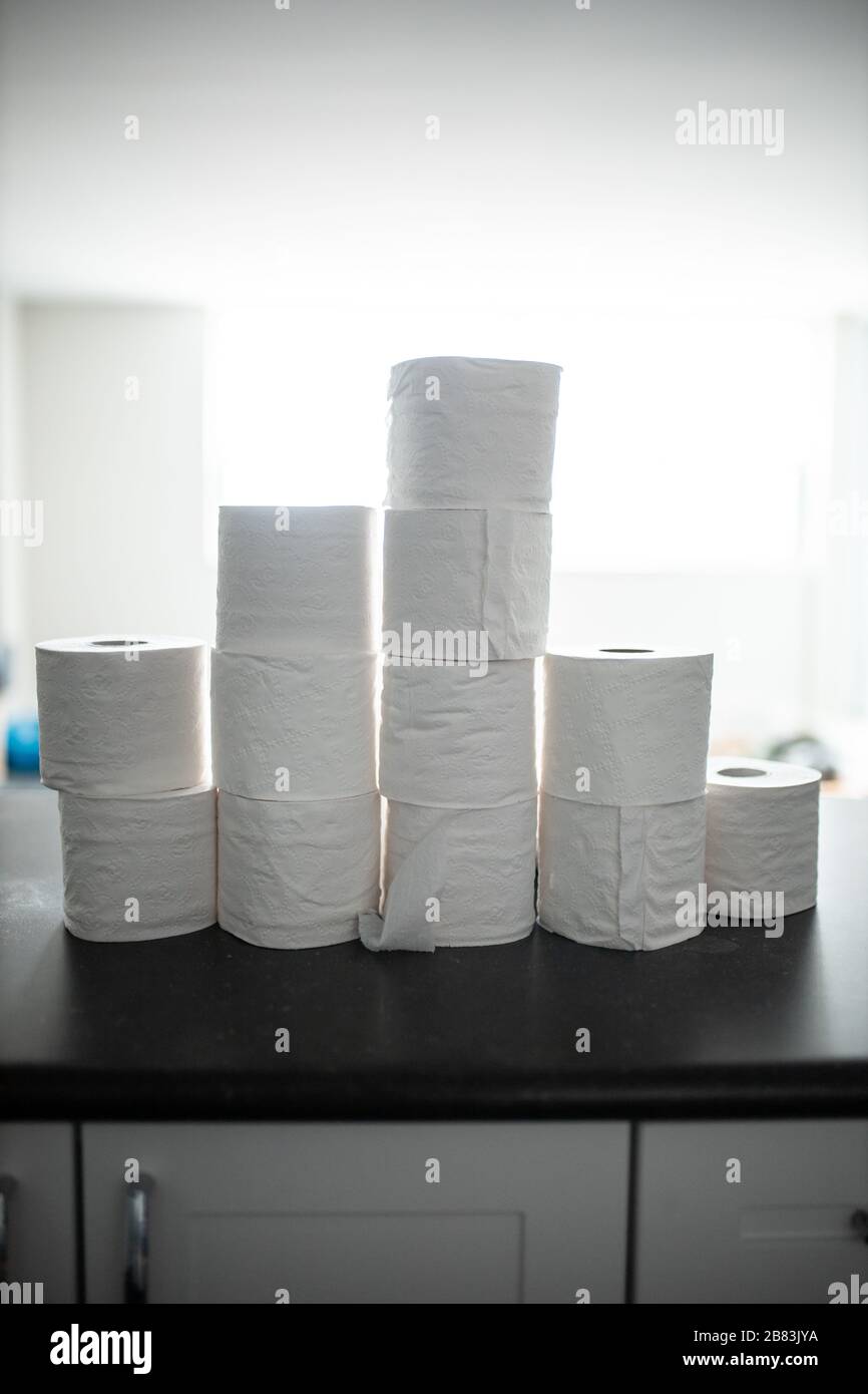 Tissue hoarding tissue paper hi-res stock photography and images - Alamy