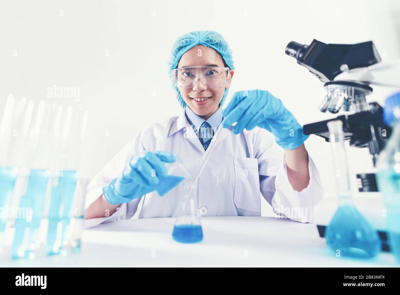 Microscopes in laboratory hospital hi-res stock photography and images ...