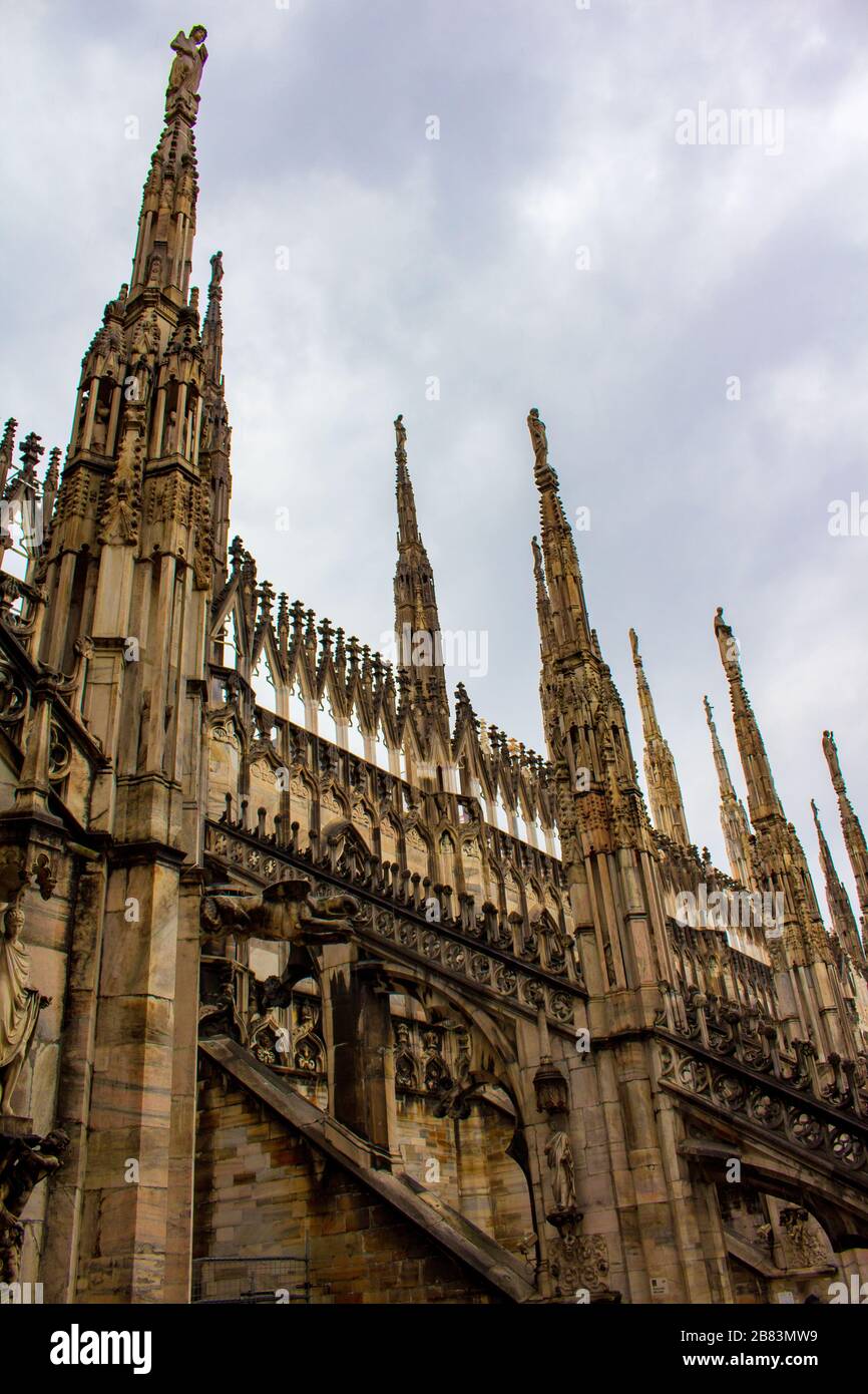 Duomo flying buttress milan hi-res stock photography and images - Alamy
