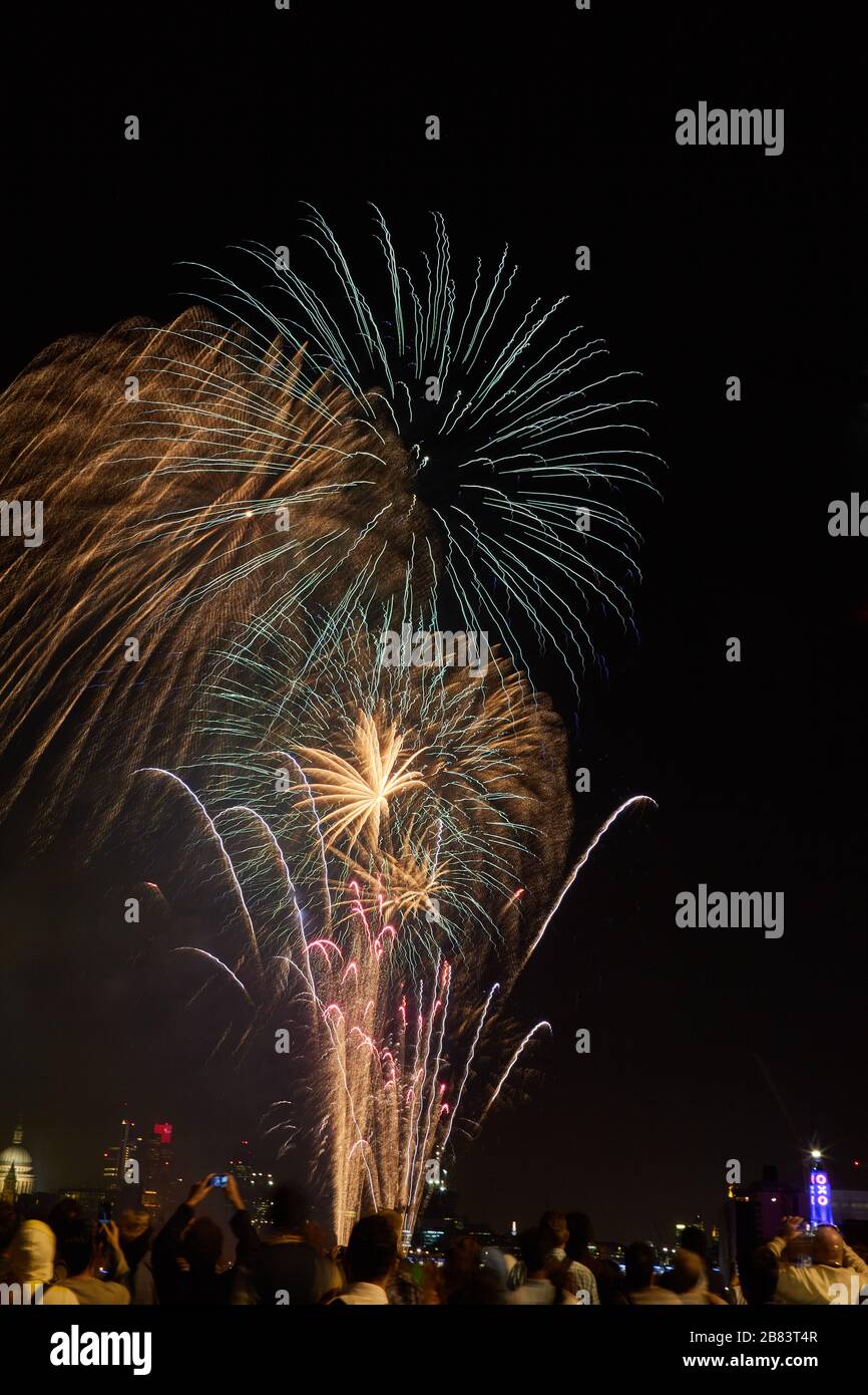 Multi burst firework display hi-res stock photography and images - Alamy