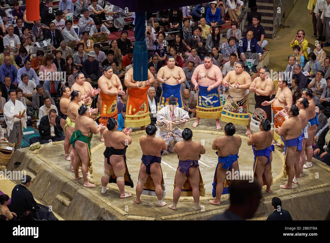 Sumo wrestlers in sumo wrestling ring for closing ceremony tradition at ...