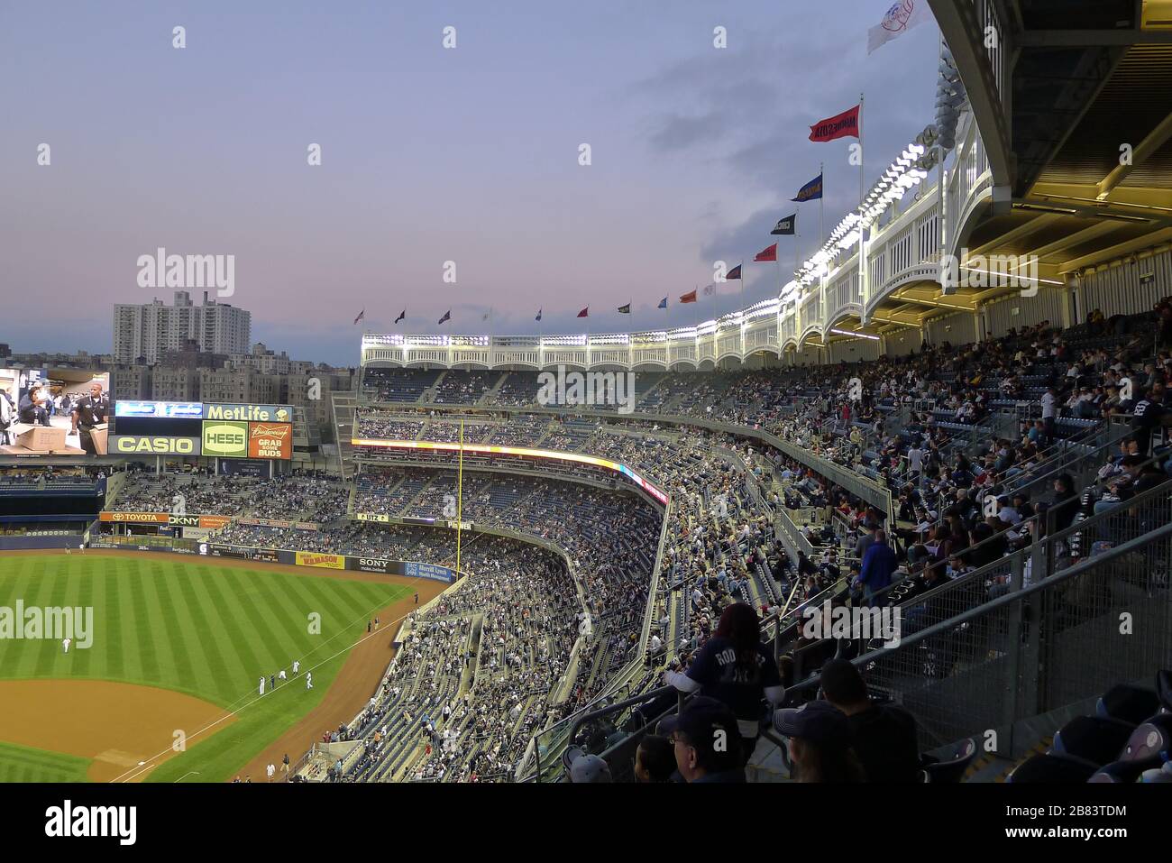 Yankee stadium baseball crowd hi-res stock photography and images - Alamy
