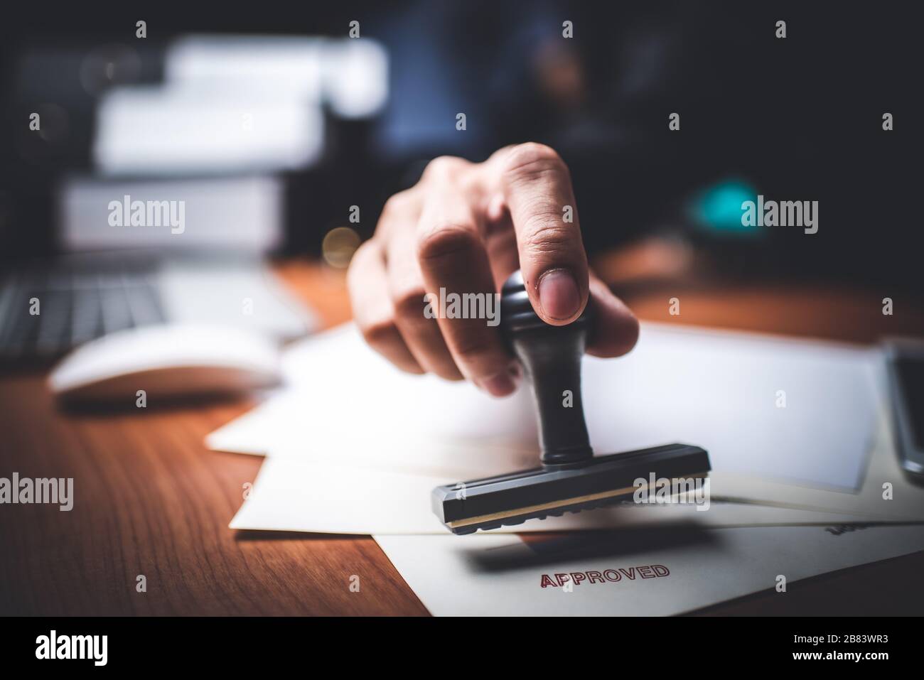 Contract certificated symbol hi-res stock photography and images - Alamy
