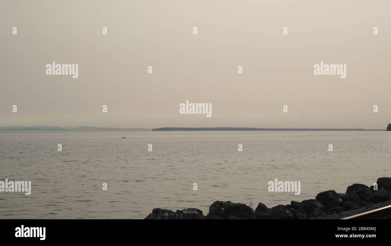 White rock ocean horizon view in British Columbia Stock Photo - Alamy