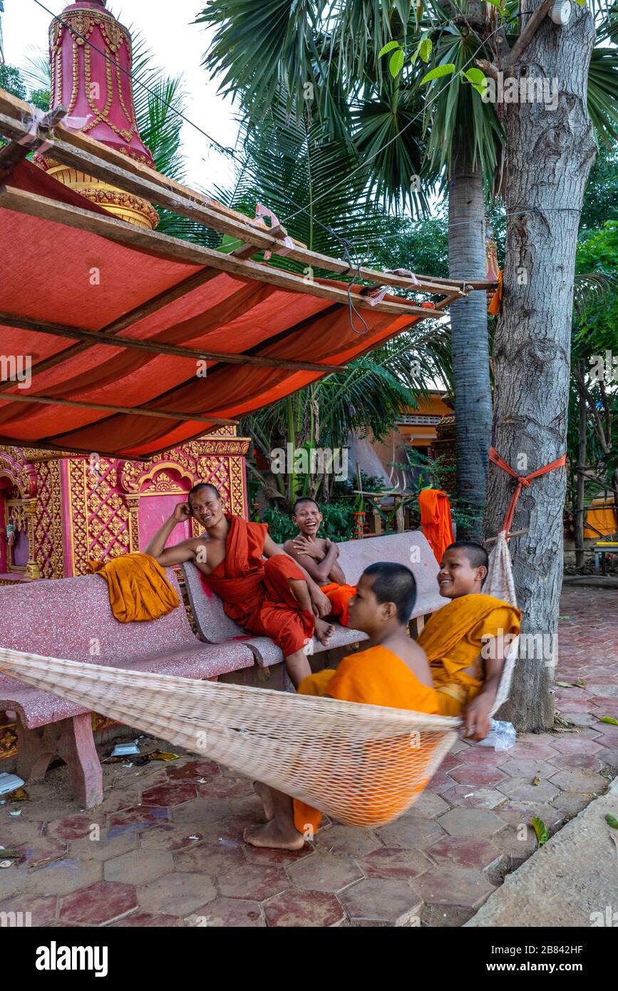 The floating village of Kampong Phluk, Cambodia Stock Photo - Alamy