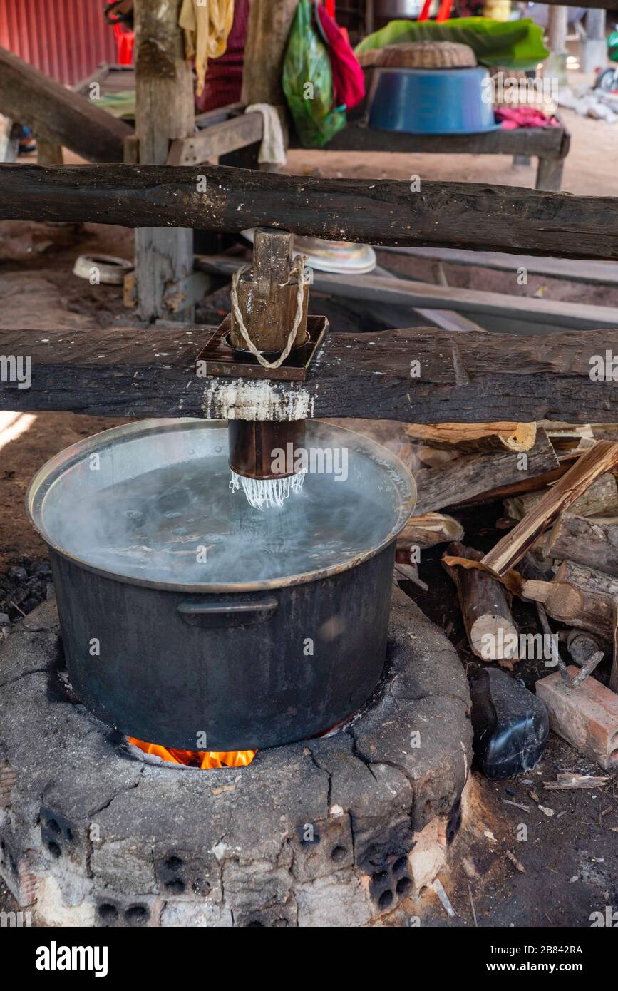 Rice straining hi-res stock photography and images - Alamy