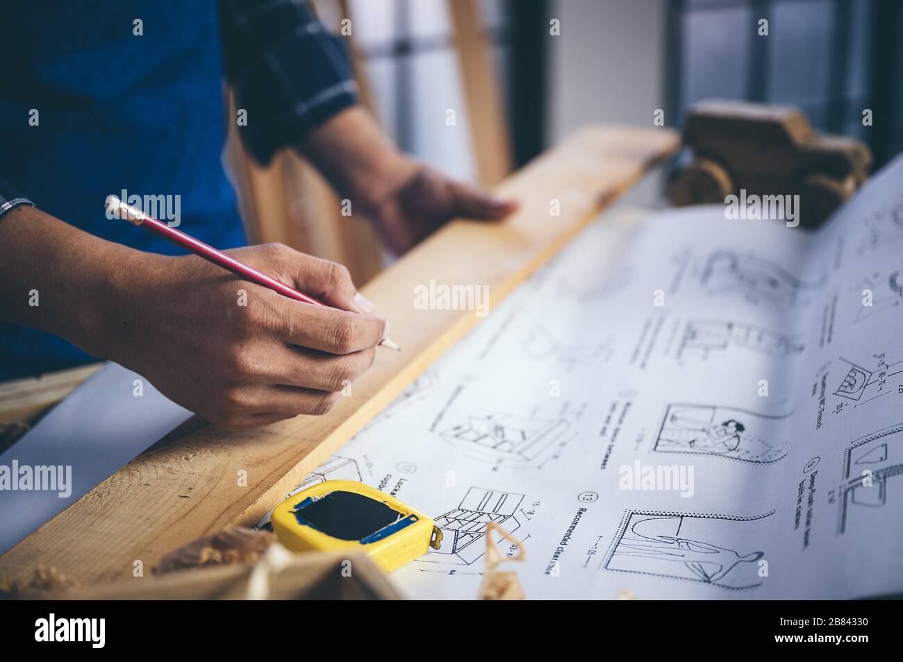 Vector carpenter illustration man woman hi-res stock photography and ...
