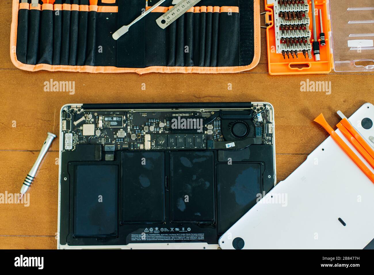 laptop motherboard. repairing broken laptop notebook computer ...