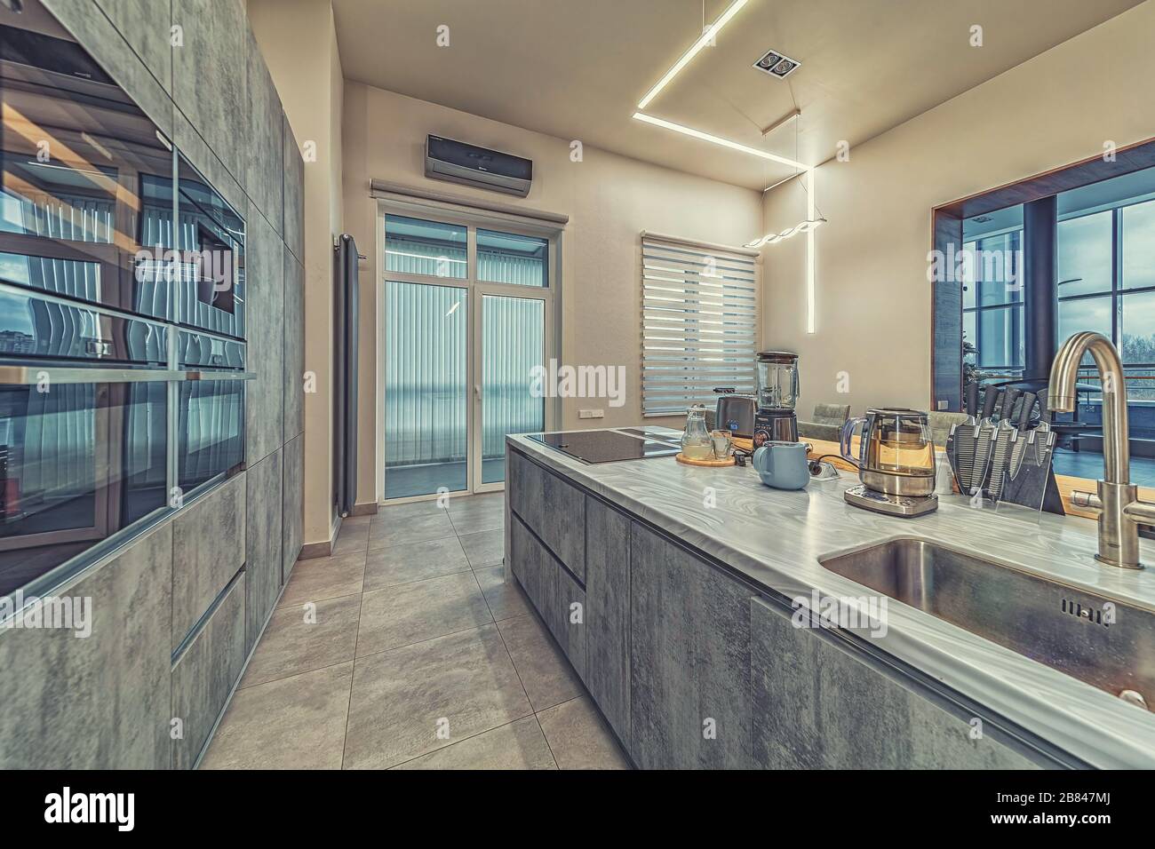 Rich house interior dining room hi-res stock photography and images - Alamy