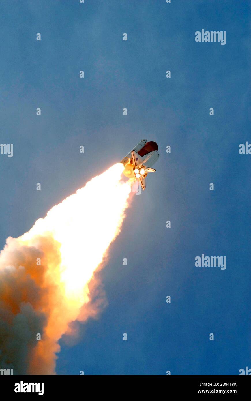 Sts 122 launch hi-res stock photography and images - Alamy