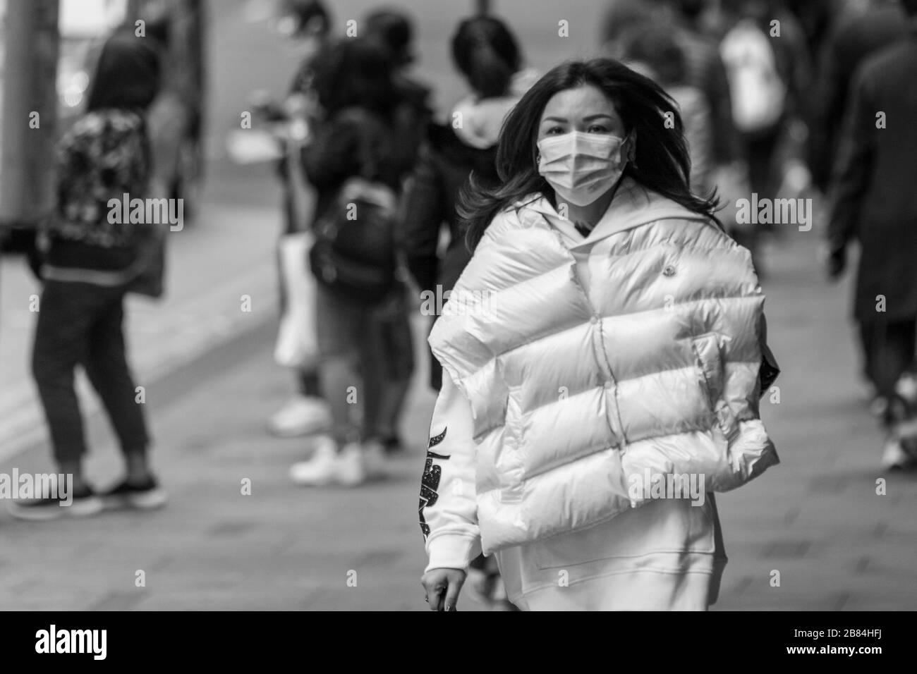 Black people wearing facemasks hi-res stock photography and images - Alamy