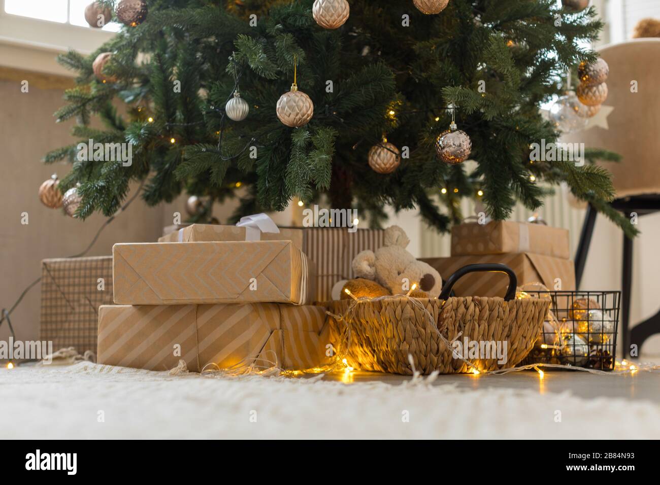 Branches christmas tree gift hi-res stock photography and images - Alamy