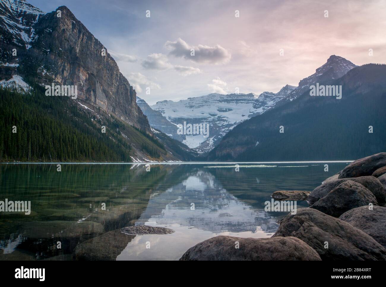 Crystal lake alberta canada hi-res stock photography and images - Alamy