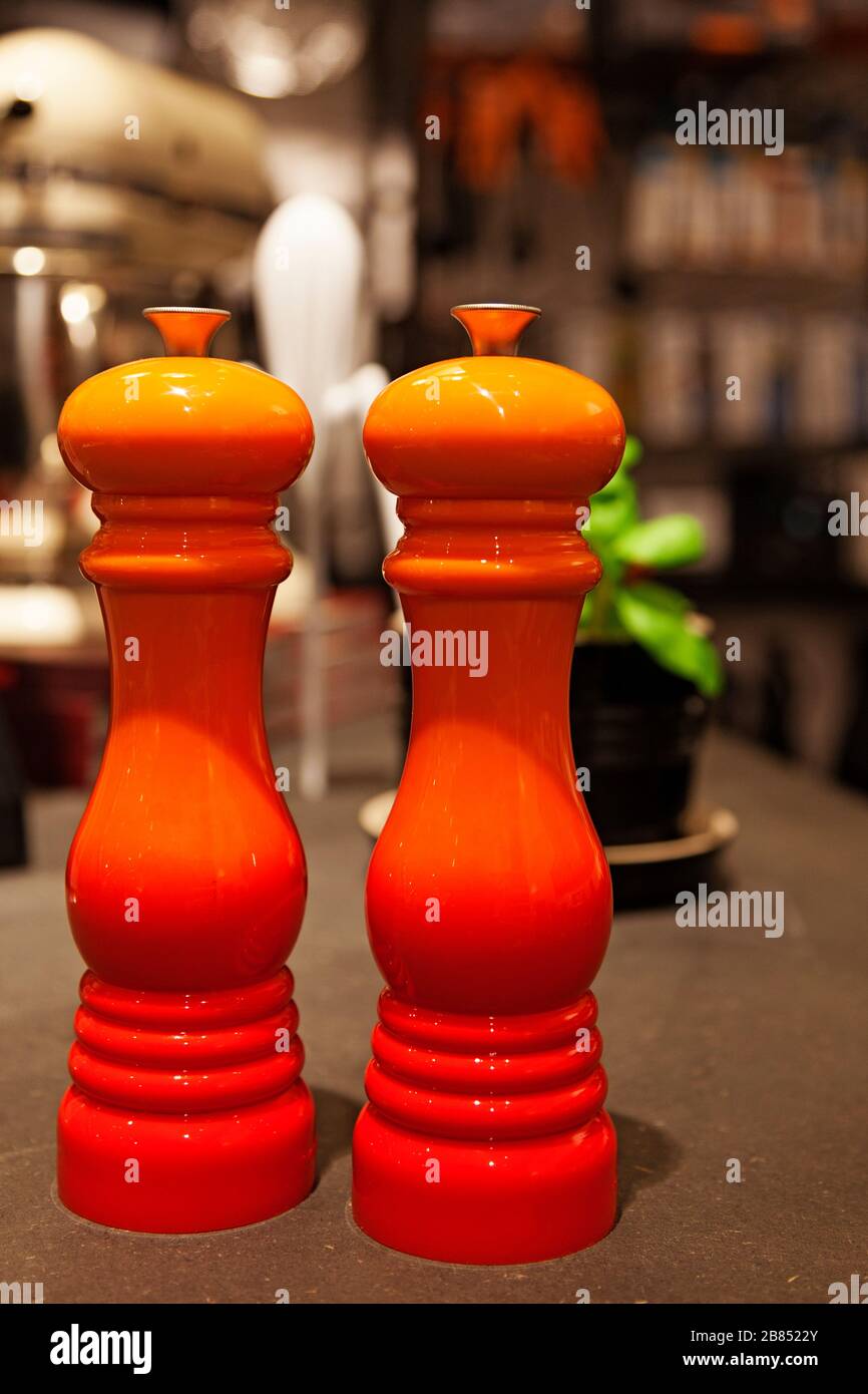 Yellow salt grinder hi-res stock photography and images - Alamy