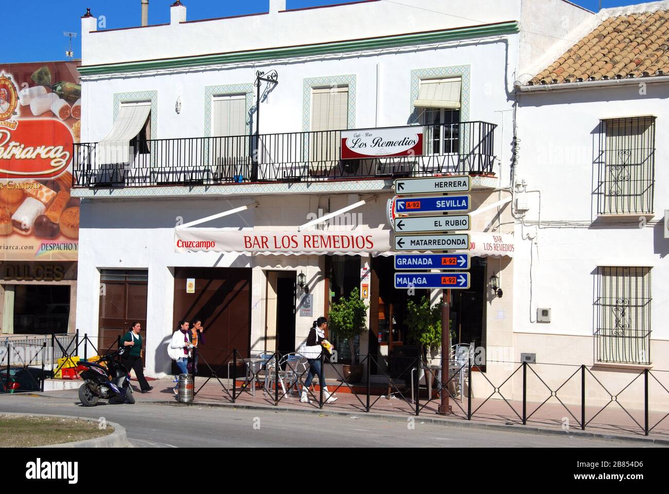 Roadside bars hi-res stock photography and images - Alamy