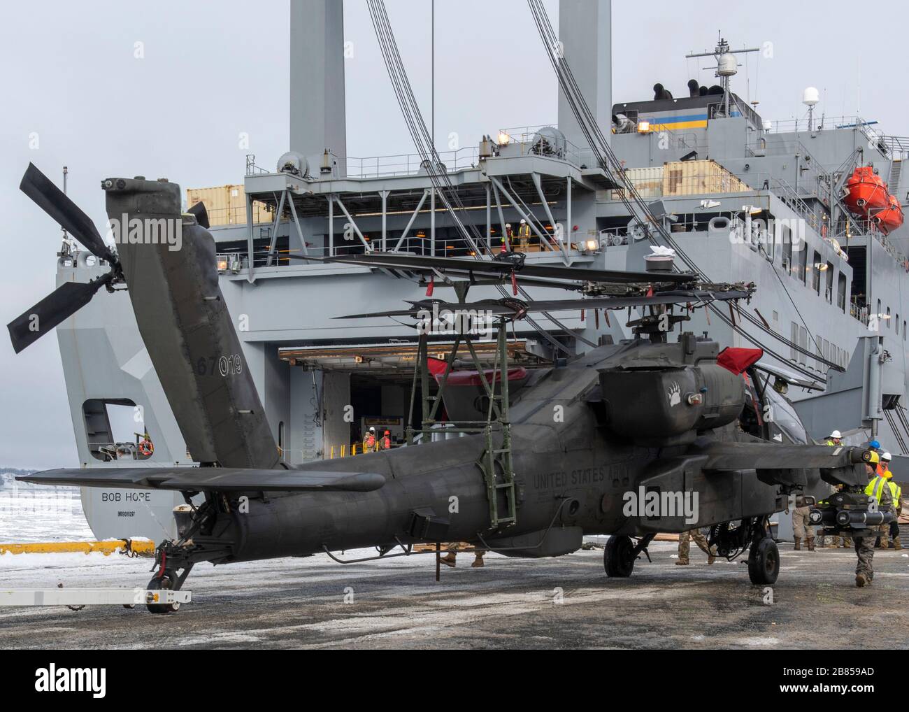 Usns bob hope hi-res stock photography and images - Alamy