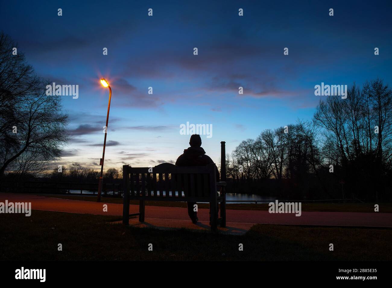Uk street lighting hi-res stock photography and images - Alamy