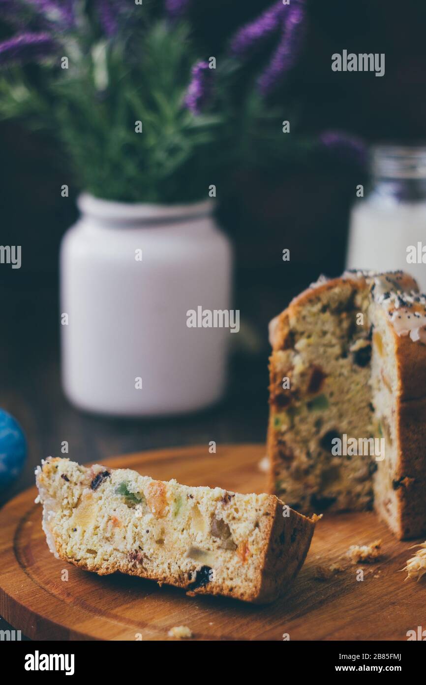 Cake divided hi-res stock photography and images - Alamy