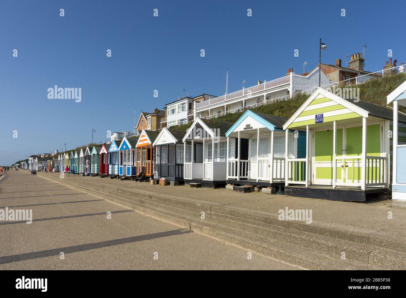 English beach huts hi-res stock photography and images - Alamy
