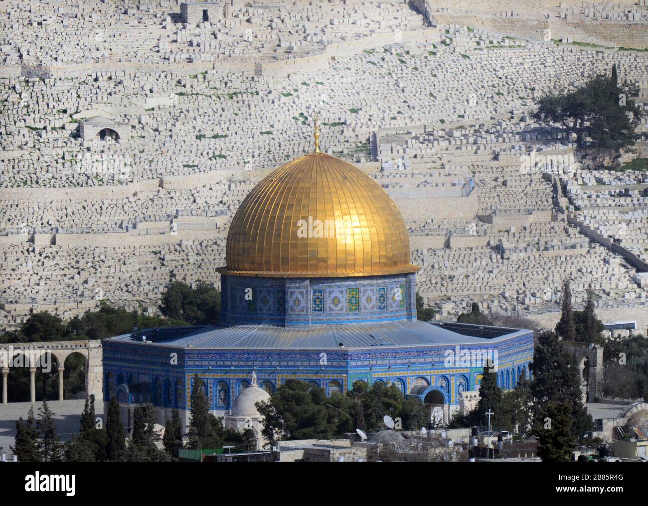 The beautiful Dome of the Rock on top of the Temple Mount in Jerusalem ...