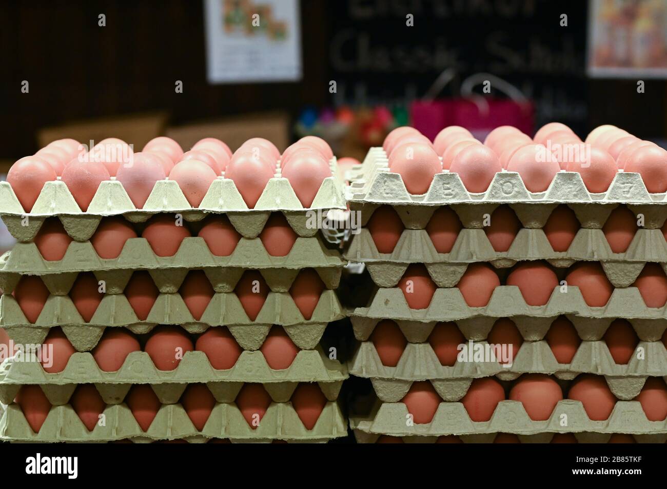 Egg pallets hi-res stock photography and images - Alamy