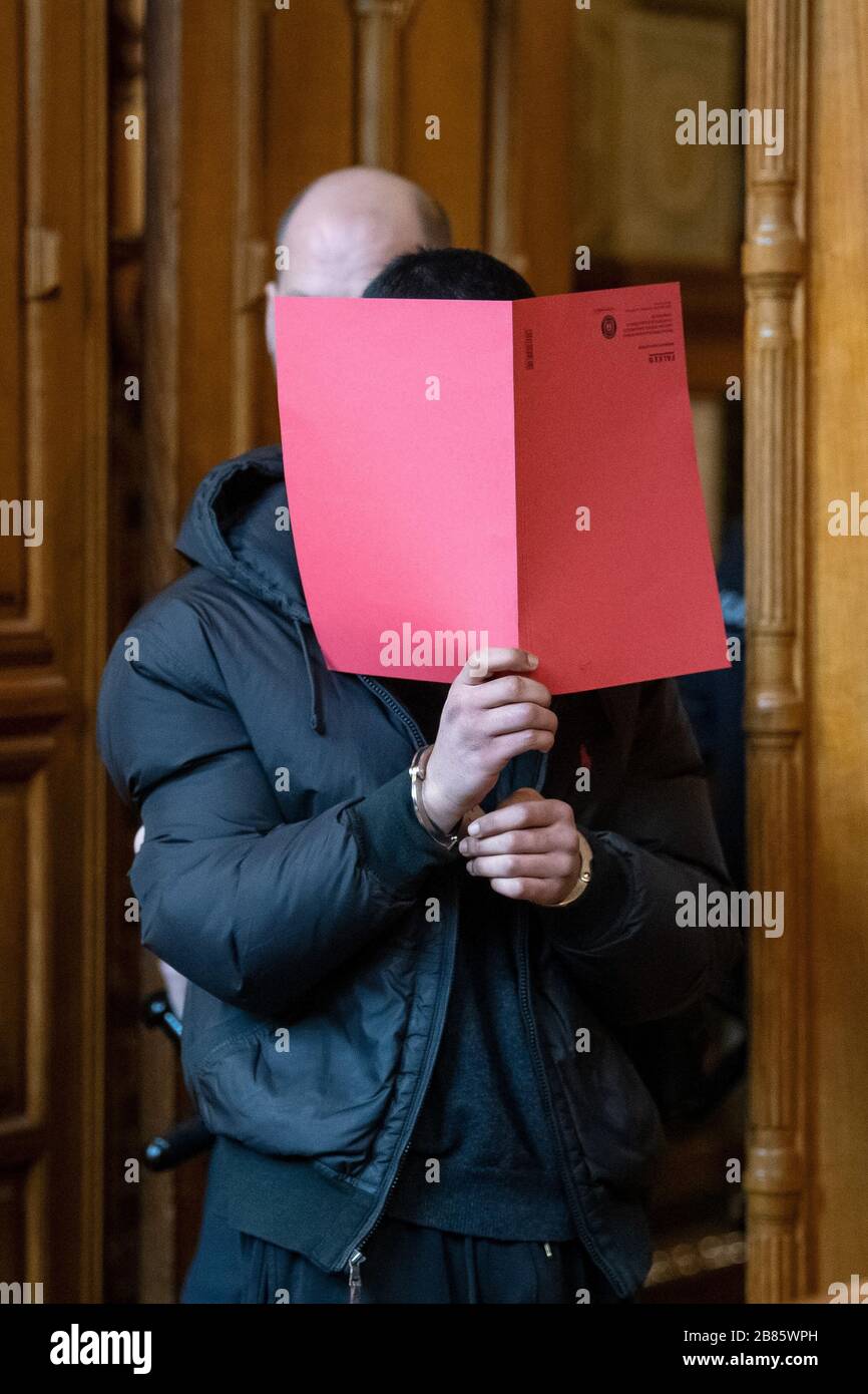 Steal life hi-res stock photography and images - Alamy