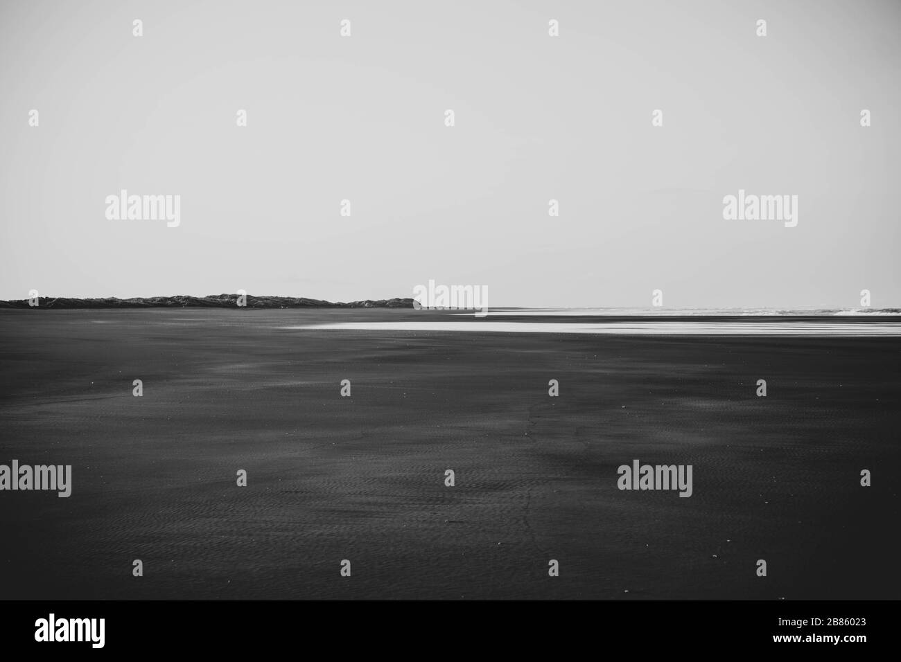 Beautiful tropical beach landscape Black and White Stock Photos ...