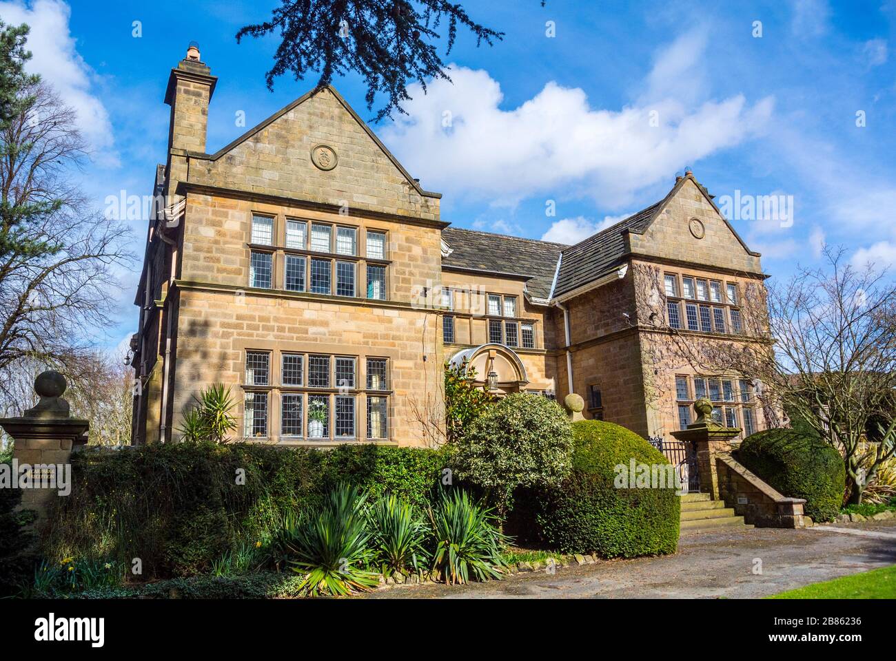 Baslow hall hi-res stock photography and images - Alamy