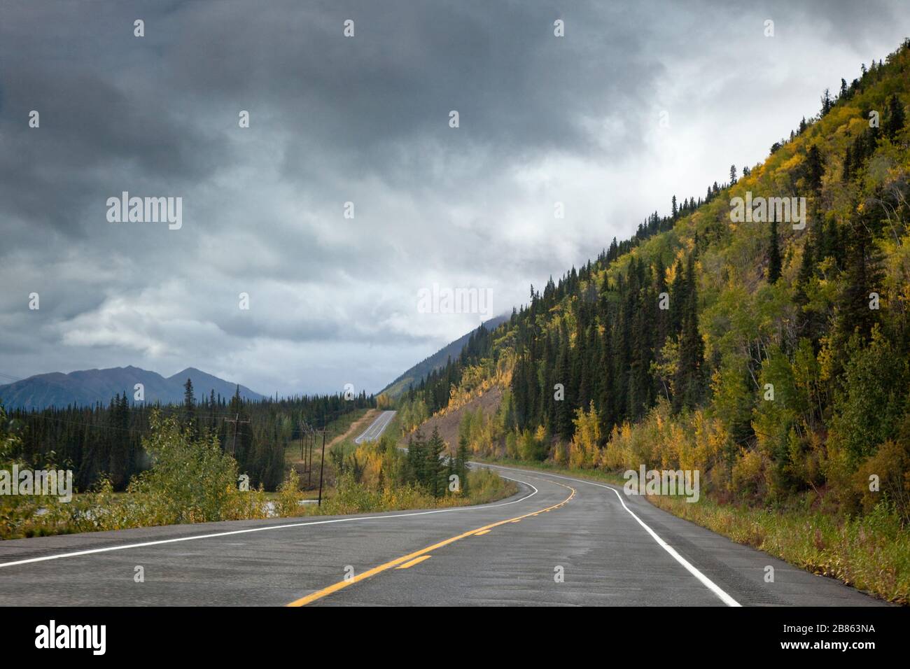 Tok highway hi-res stock photography and images - Alamy