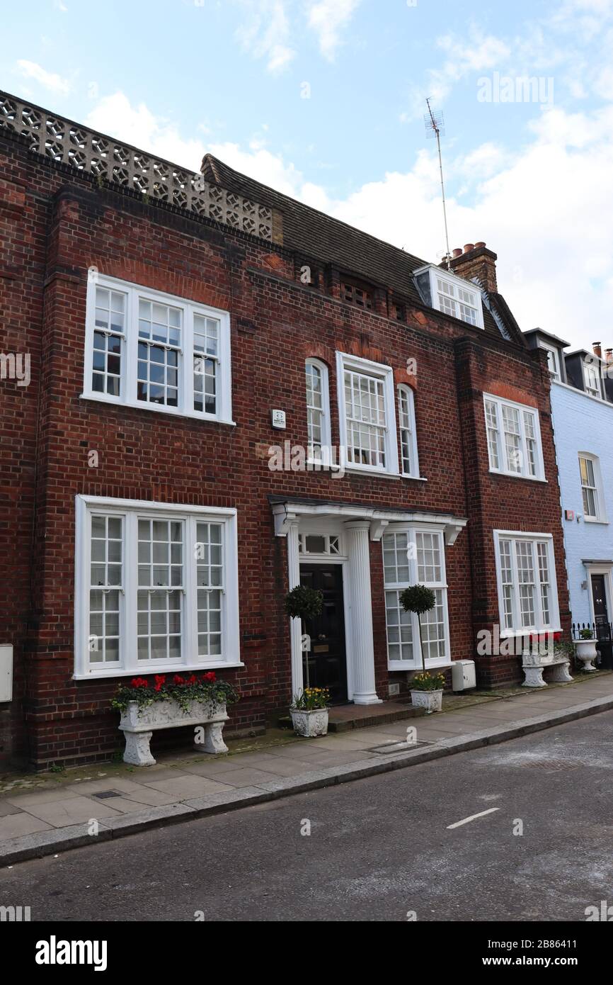 Pretty house in Chelsea Stock Photo - Alamy