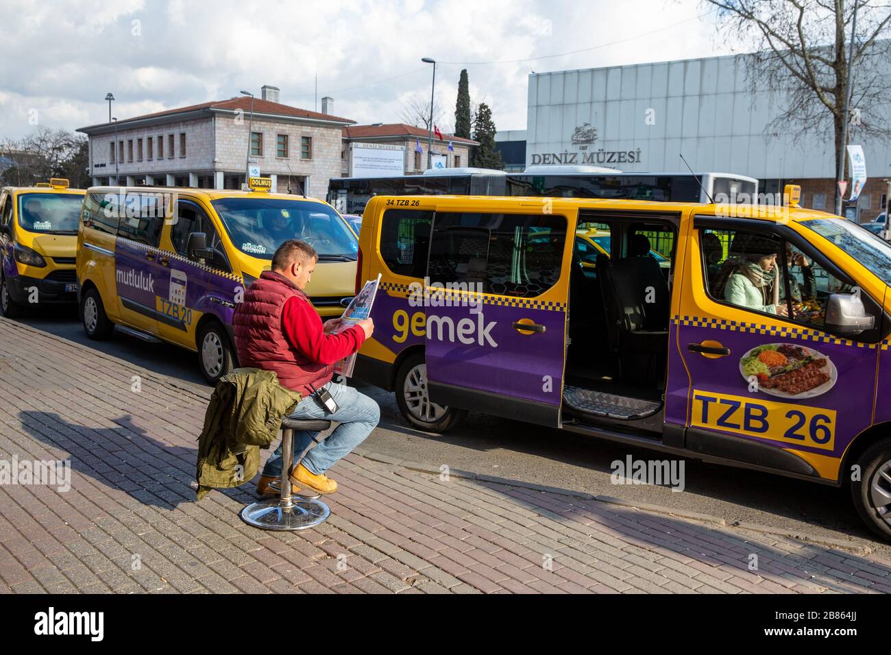 Old mini bus hi-res stock photography and images - Alamy