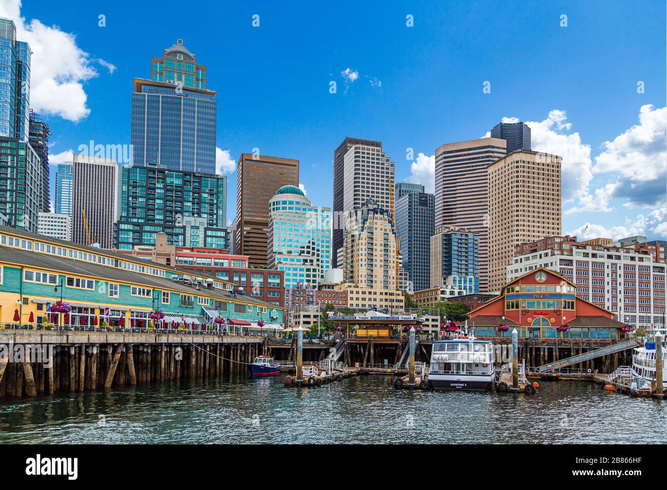 Seattle pier 66 hi-res stock photography and images - Alamy