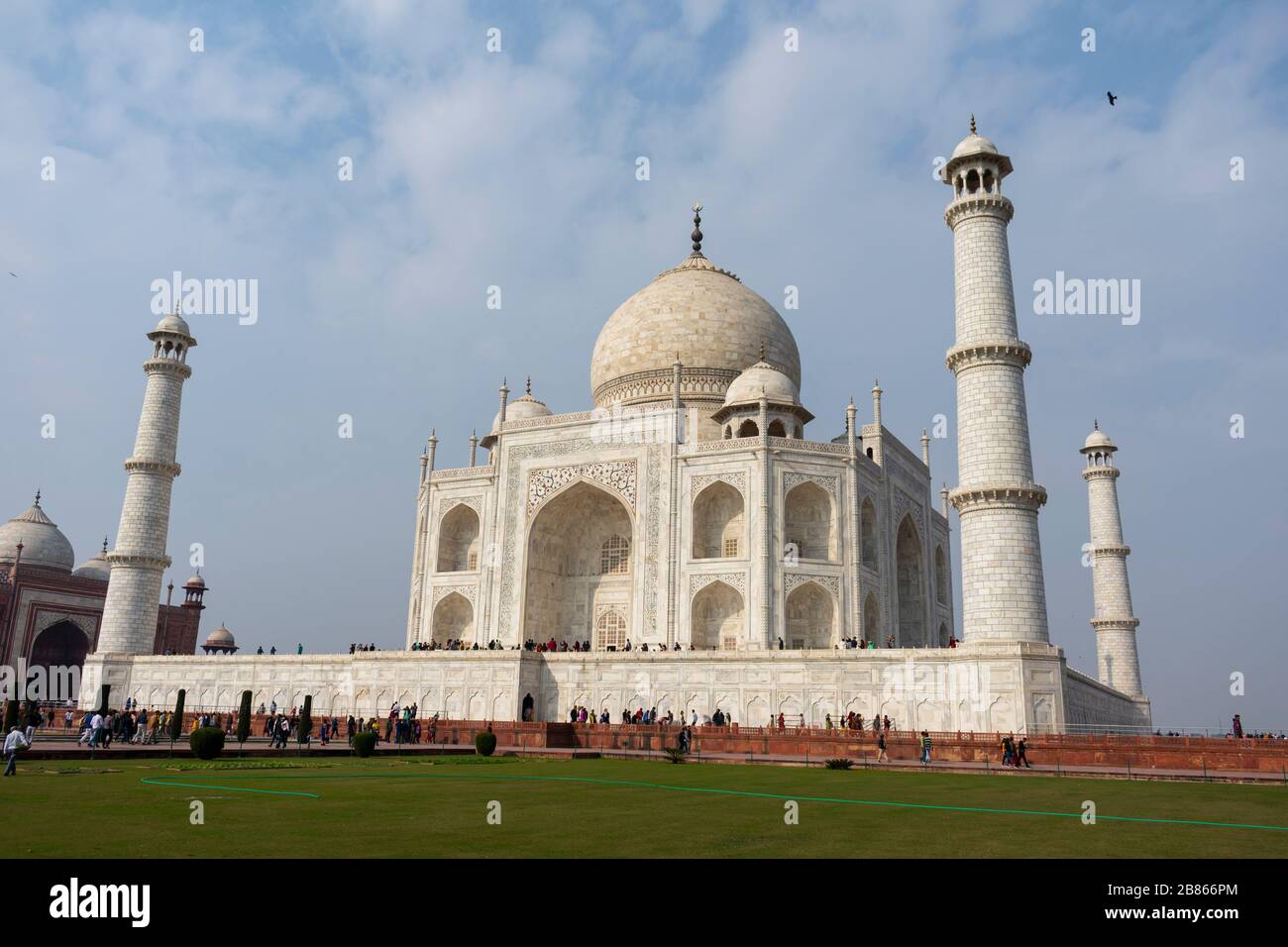 Taj mahal perspective hi-res stock photography and images - Alamy