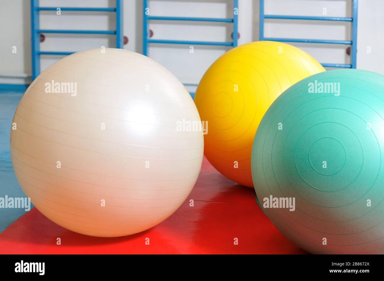 Health ball classroom hi-res stock photography and images - Alamy