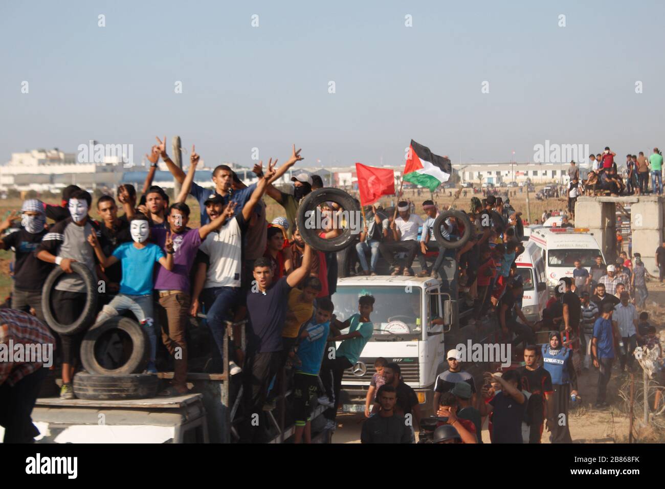 Gaza protests march of return in the border at the Israeil-Gaza border ...