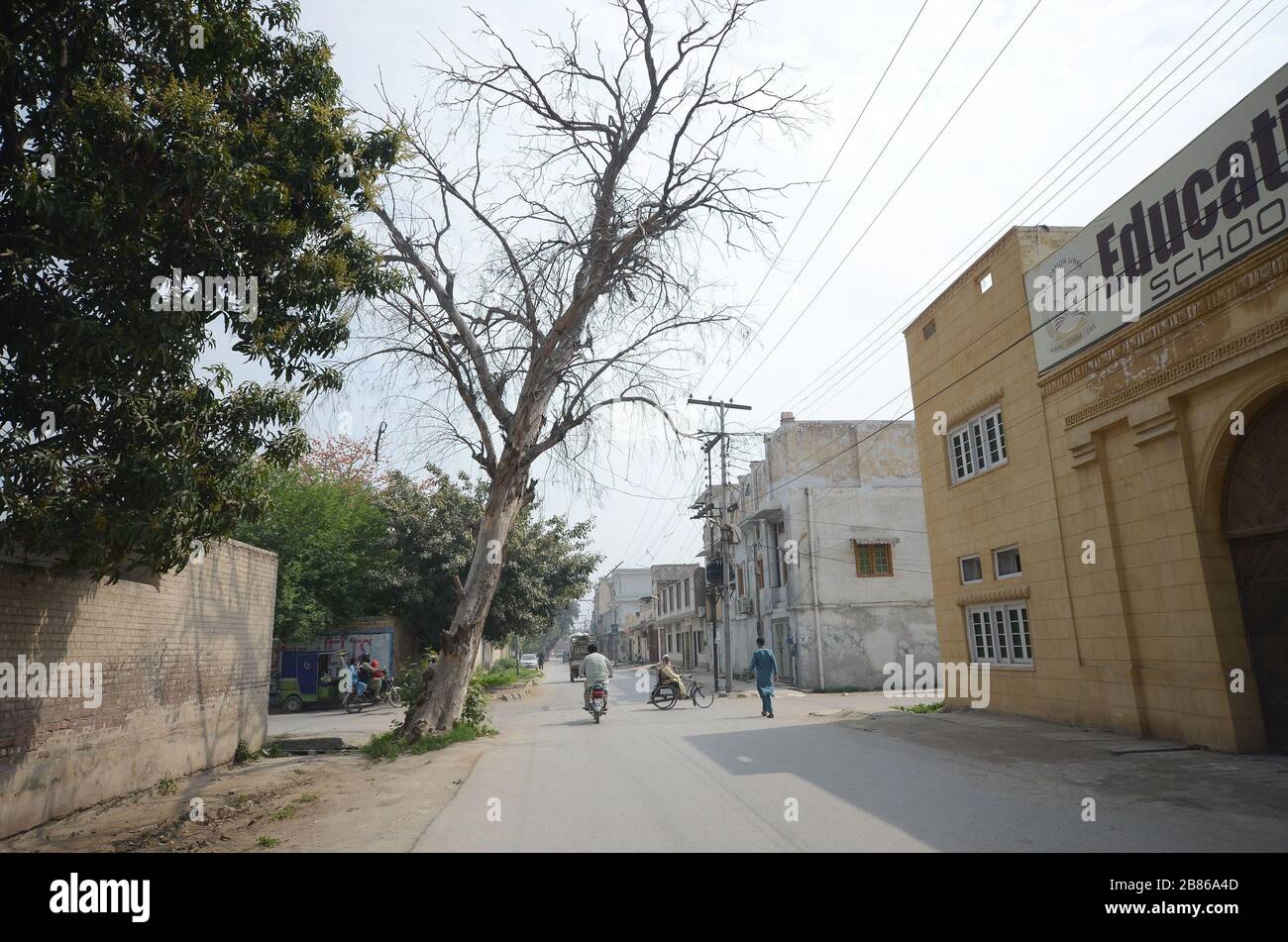 Peshawar pakistan streets hi-res stock photography and images - Alamy