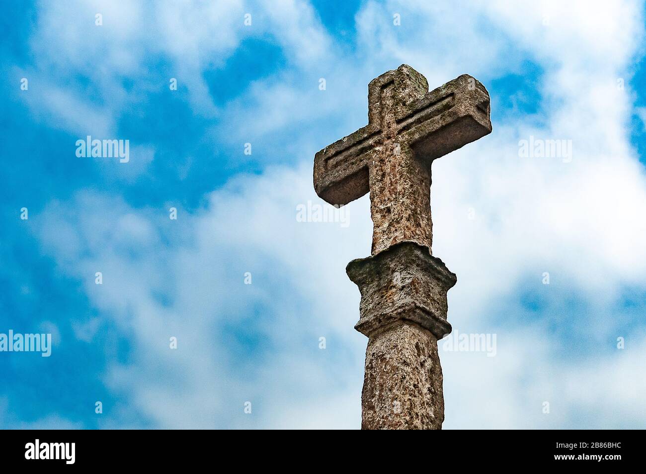 Camino de santiago stone cross hi-res stock photography and images - Alamy