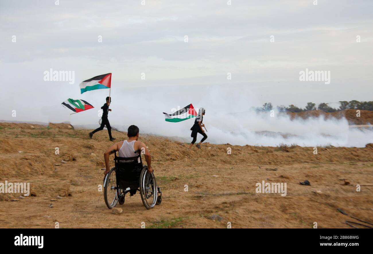 Gaza protests march of return in the border at the Israeil-Gaza border ...