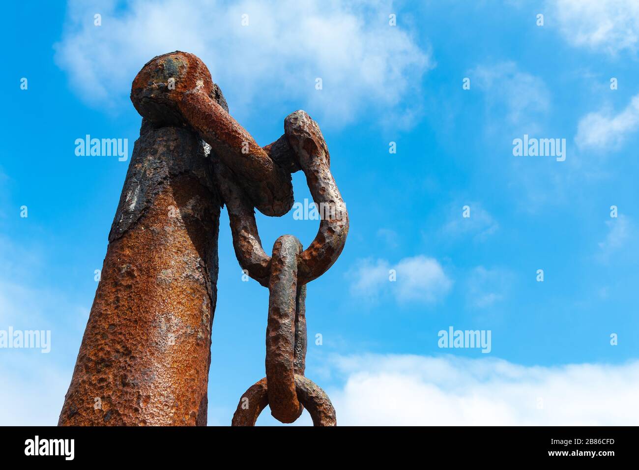 Ancient anchor hi-res stock photography and images - Alamy