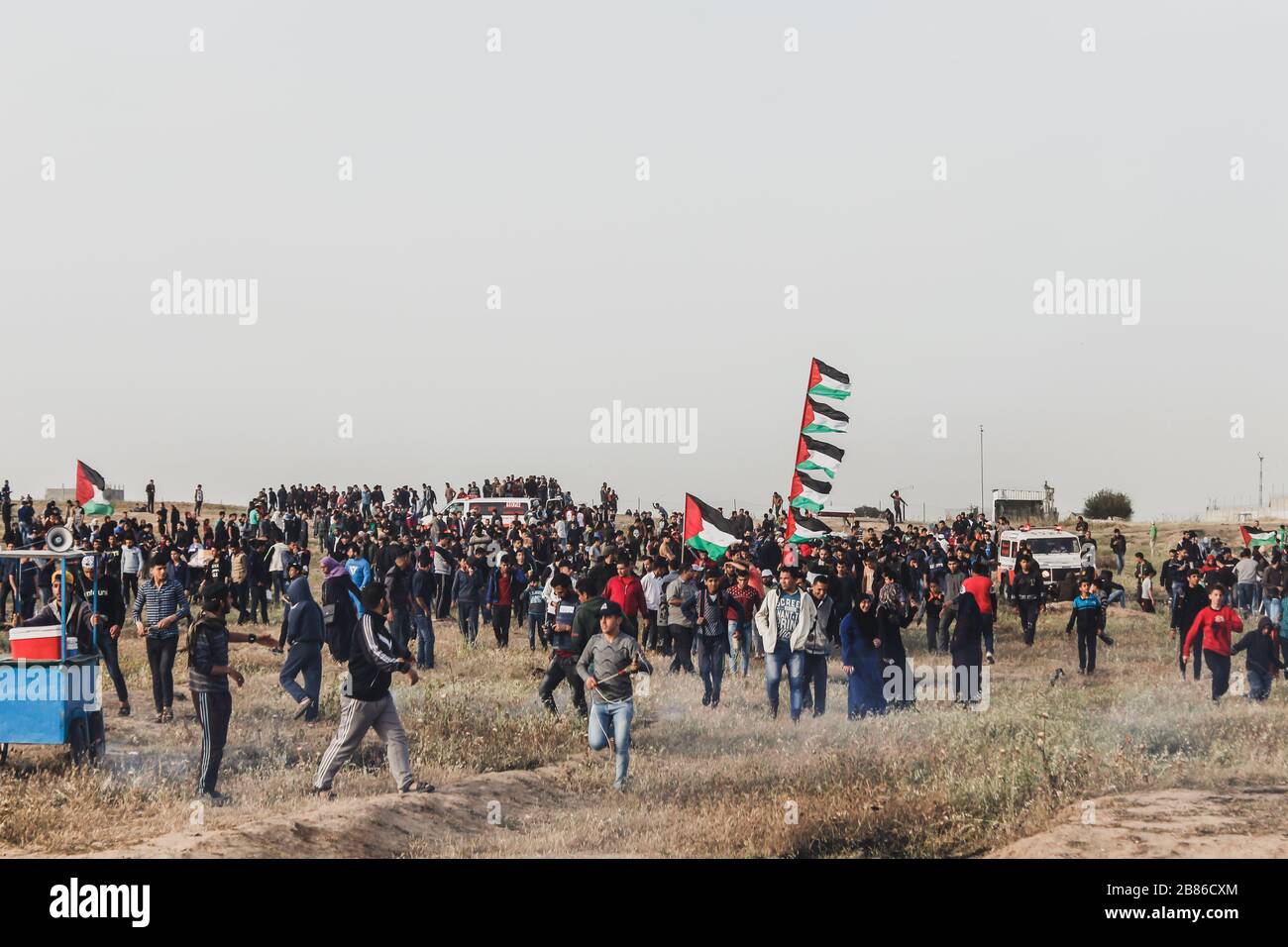 Gaza protests march of return in the border at the Israeil-Gaza border ...